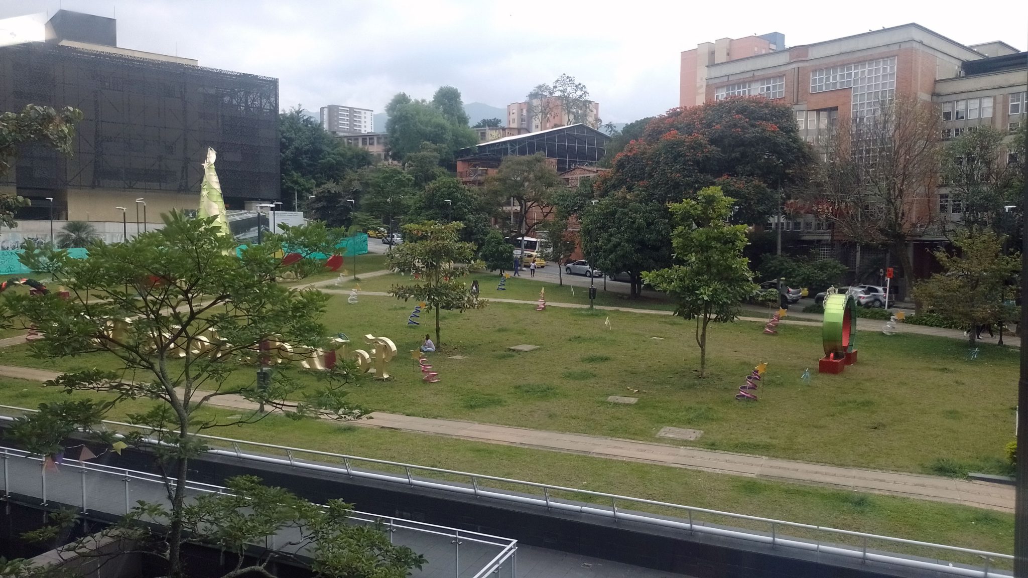 Biblioteca pública y Parque Cultural Débora Arango [10 Planes]